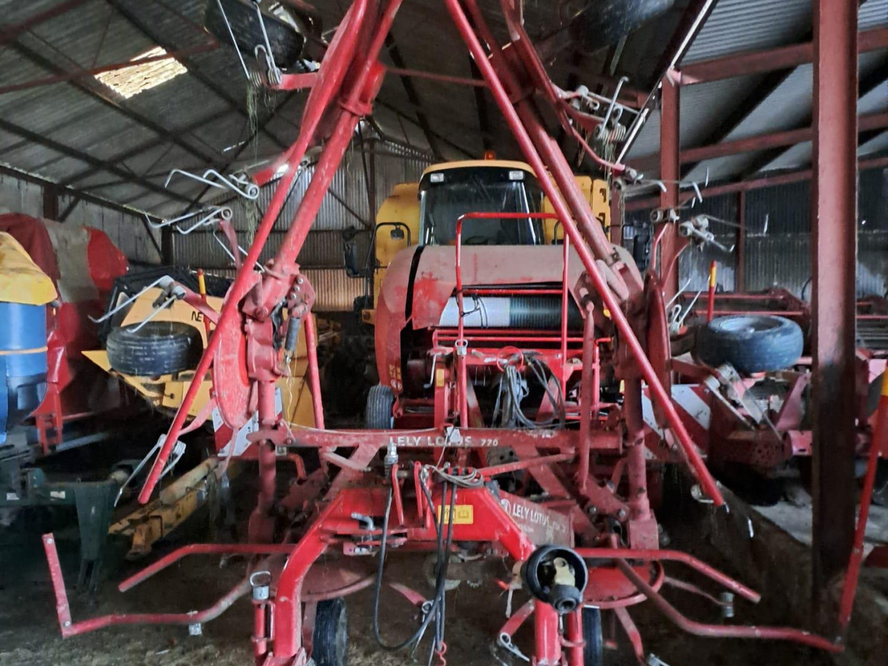 Used Rakes and Tedders for sale | Lely Lotus 770 | 11188368
