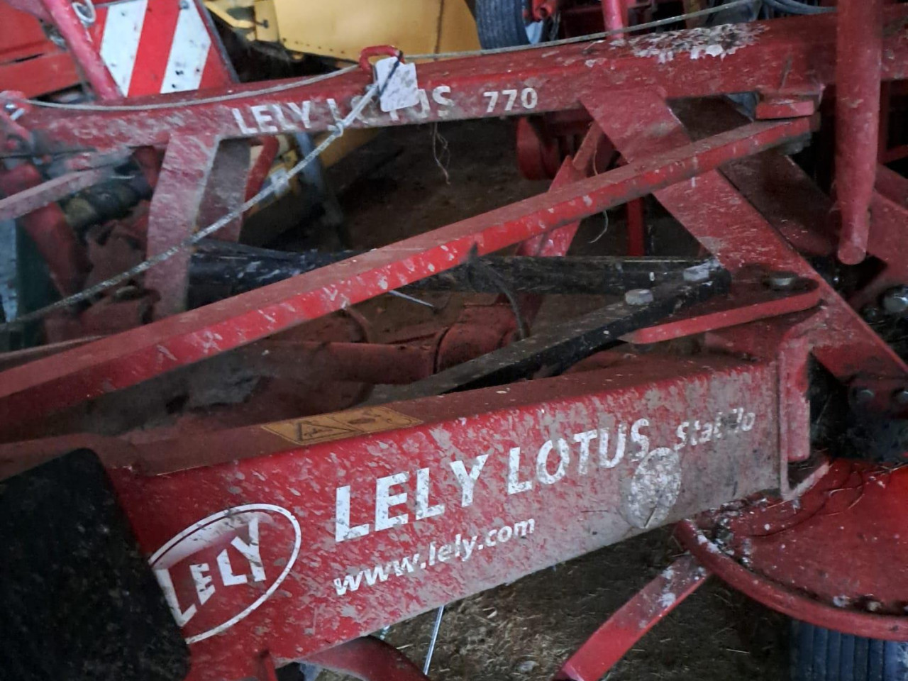 Used Rakes and Tedders for sale | Lely Lotus 770 | 11188368